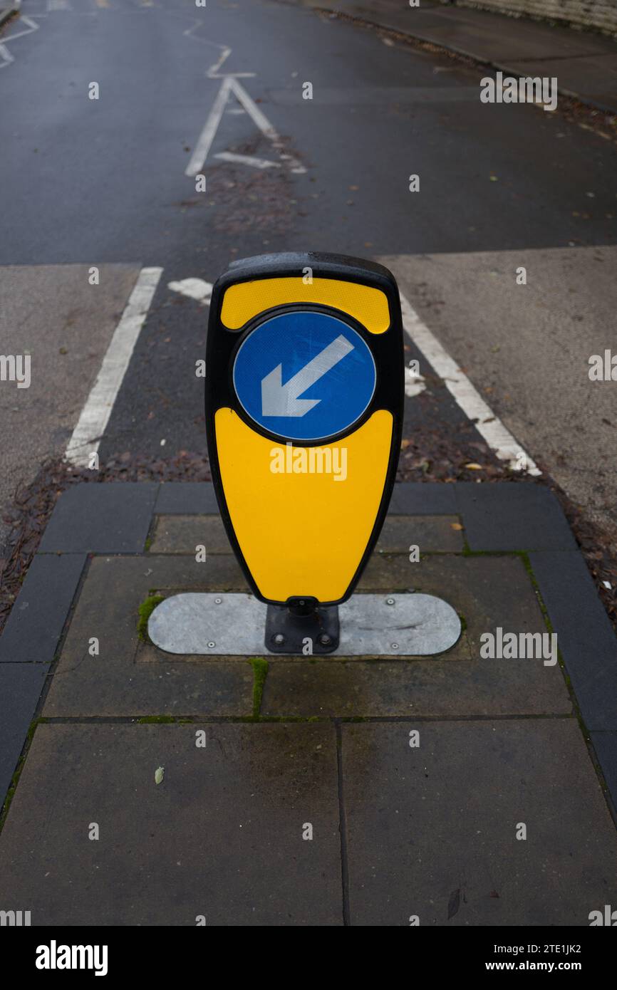 Blue road markings hi-res stock photography and images - Alamy