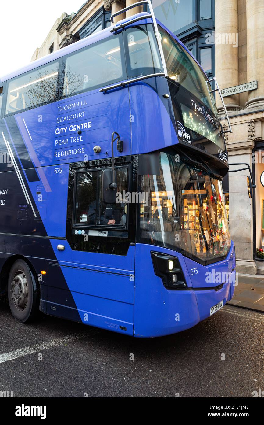 A bus pulling out of Broad Street Oxford city centre England Stock ...