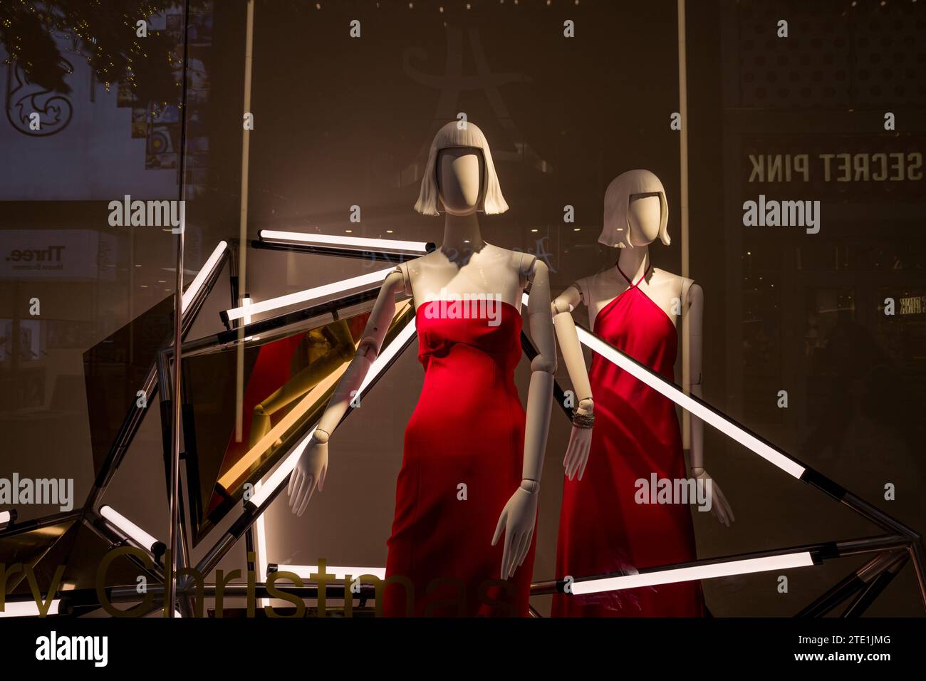 mannequins in a shop/store window display Stock Photo - Alamy