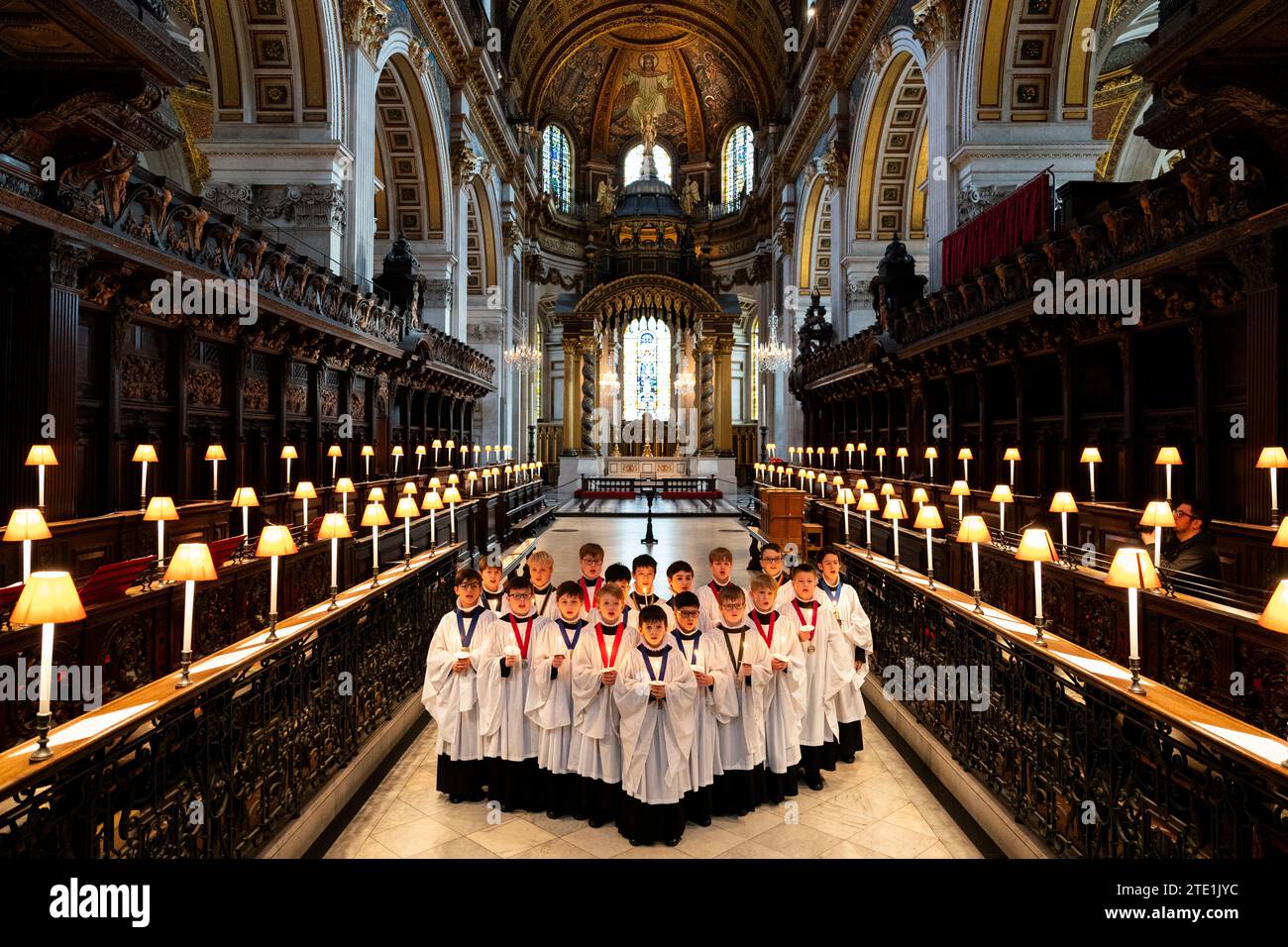 Choir choristers st pauls hi-res stock photography and images - Alamy