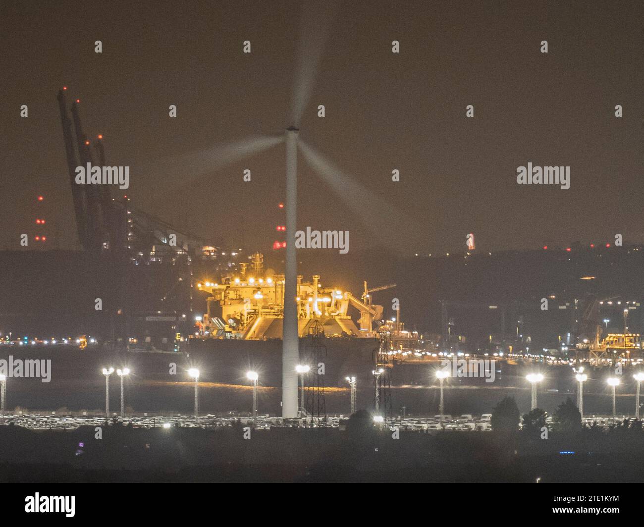 Minster on Sea, Kent, UK. 19th Dec, 2023. The top of the Shard ...