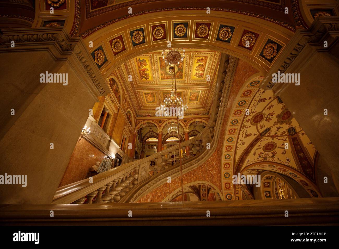 Interior of magyar allami operahaz hi-res stock photography and images ...
