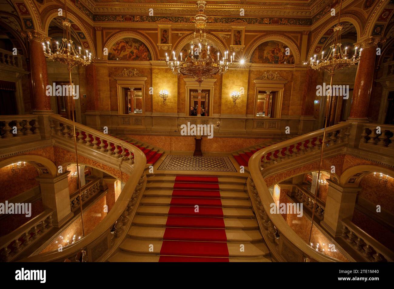 Interior of magyar allami operahaz hi-res stock photography and images ...