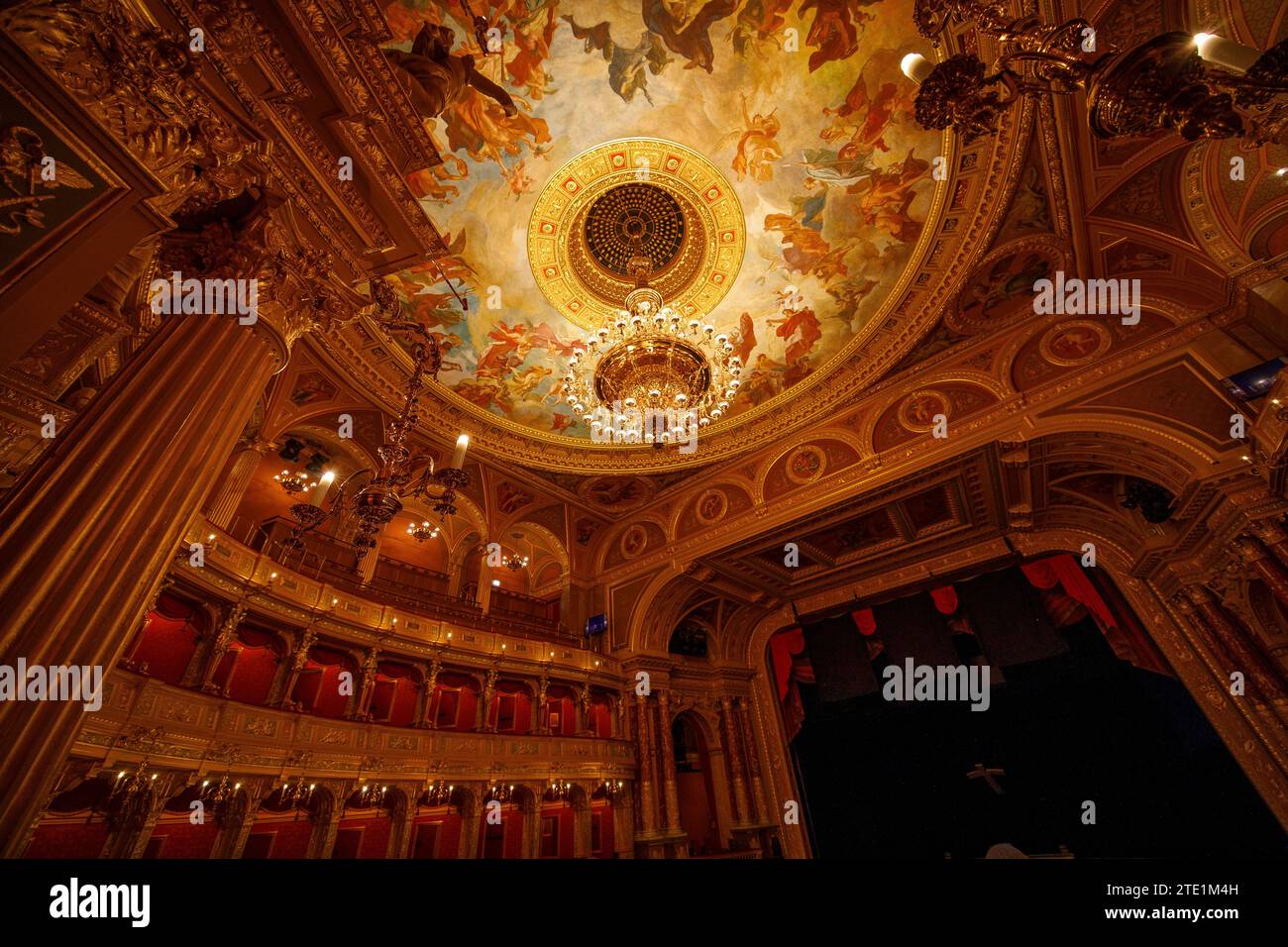 Interior of magyar allami operahaz hi-res stock photography and images ...