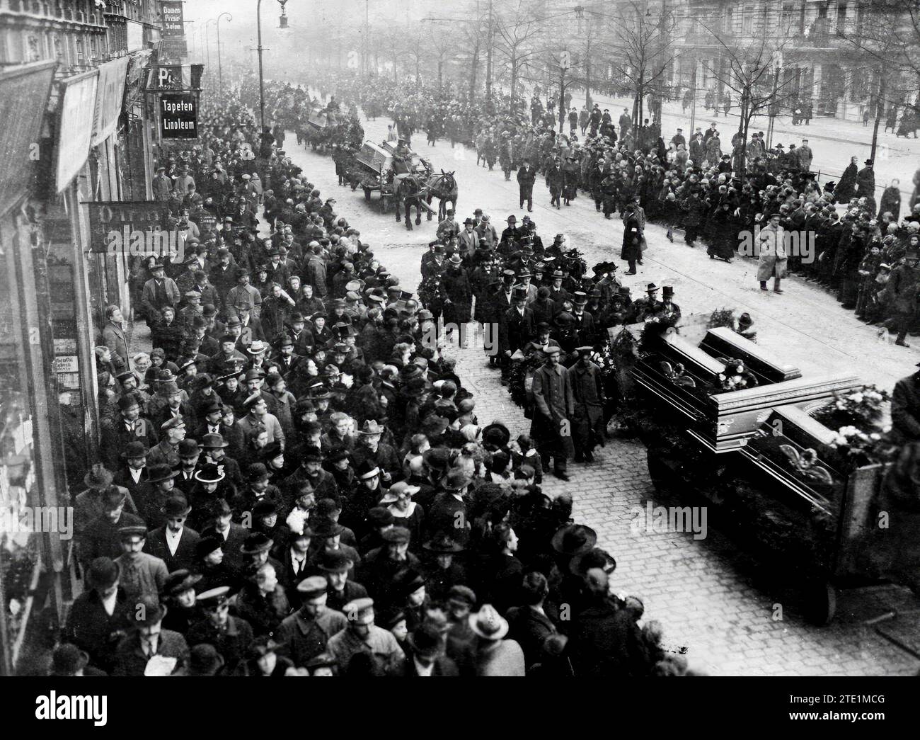 01/31/1919. The Berlin Revolts. Burial of Liebknecht and other Victims ...