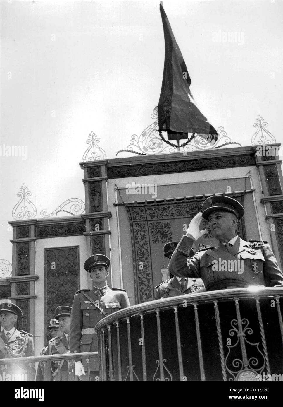 Franco Watching the parade with Prince Juan Carlos, in the 1964 victory ...
