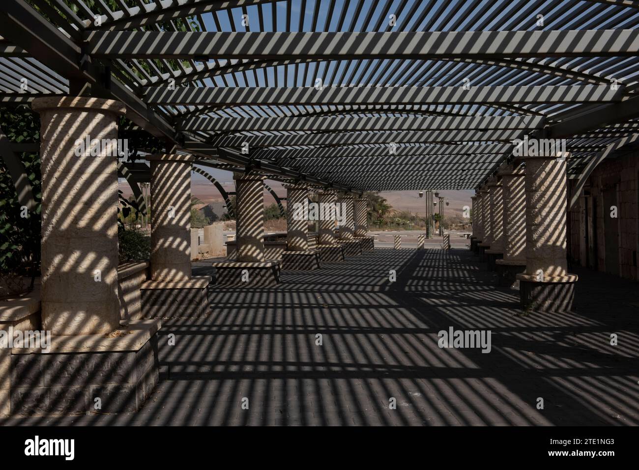 Cement arch hi-res stock photography and images - Alamy