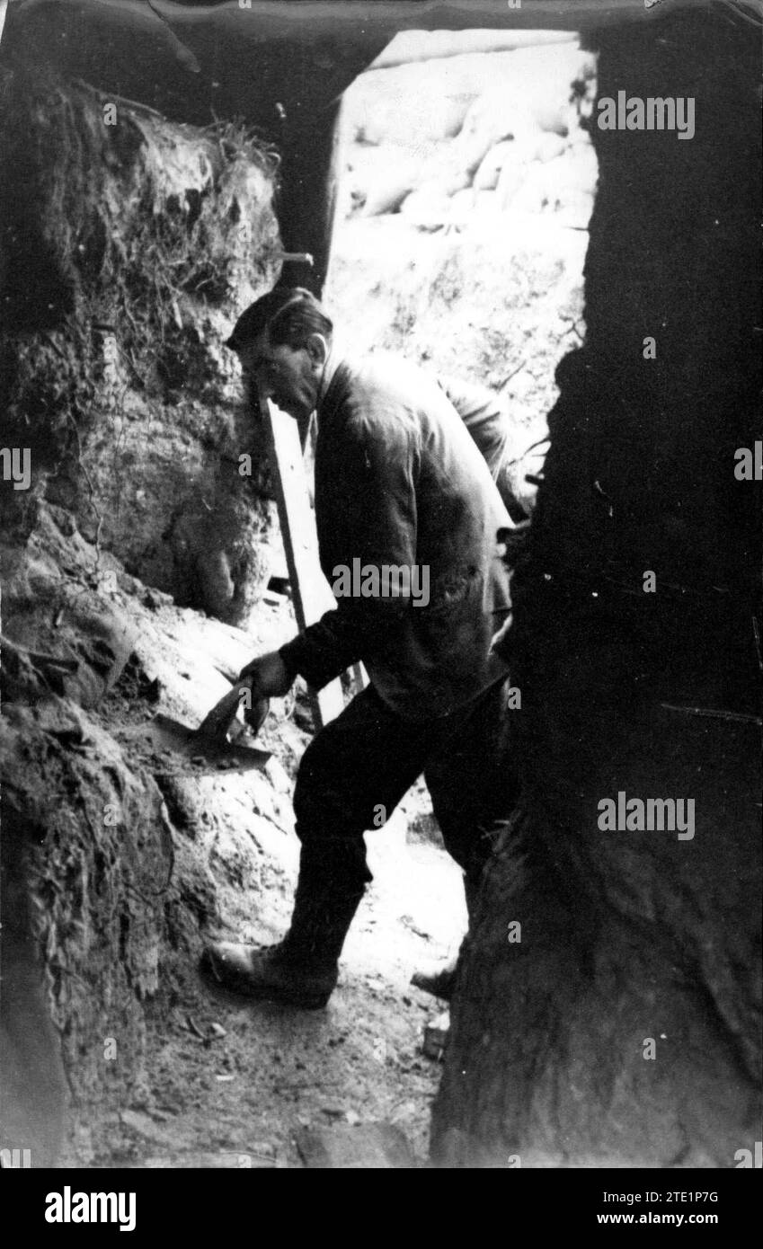 Construction soldier hi-res stock photography and images - Alamy