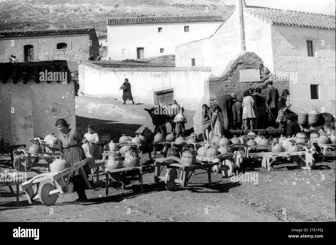 Loaded carts hi-res stock photography and images - Alamy