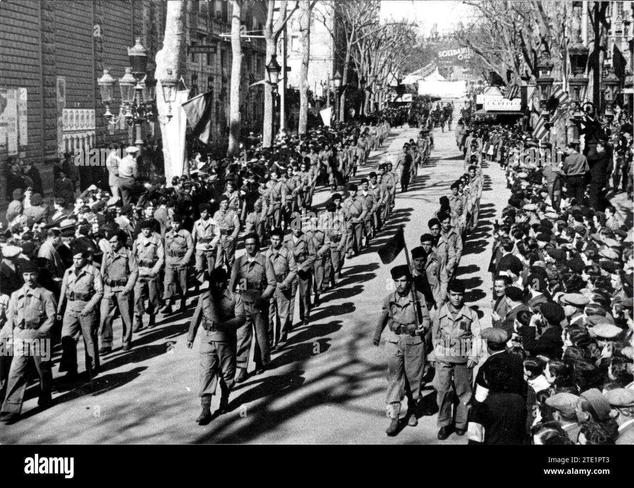 08/31/1936. Pro-Regular popular army demonstration. Parade along the ...
