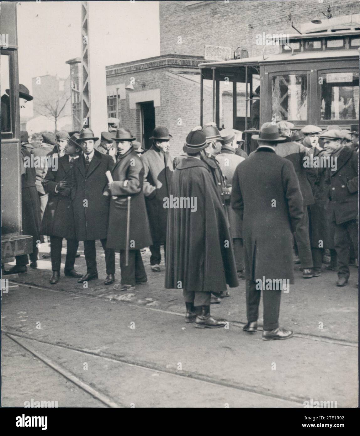 12/17/1919. Madrid. From the tram strike. Appearance that the Garages ...