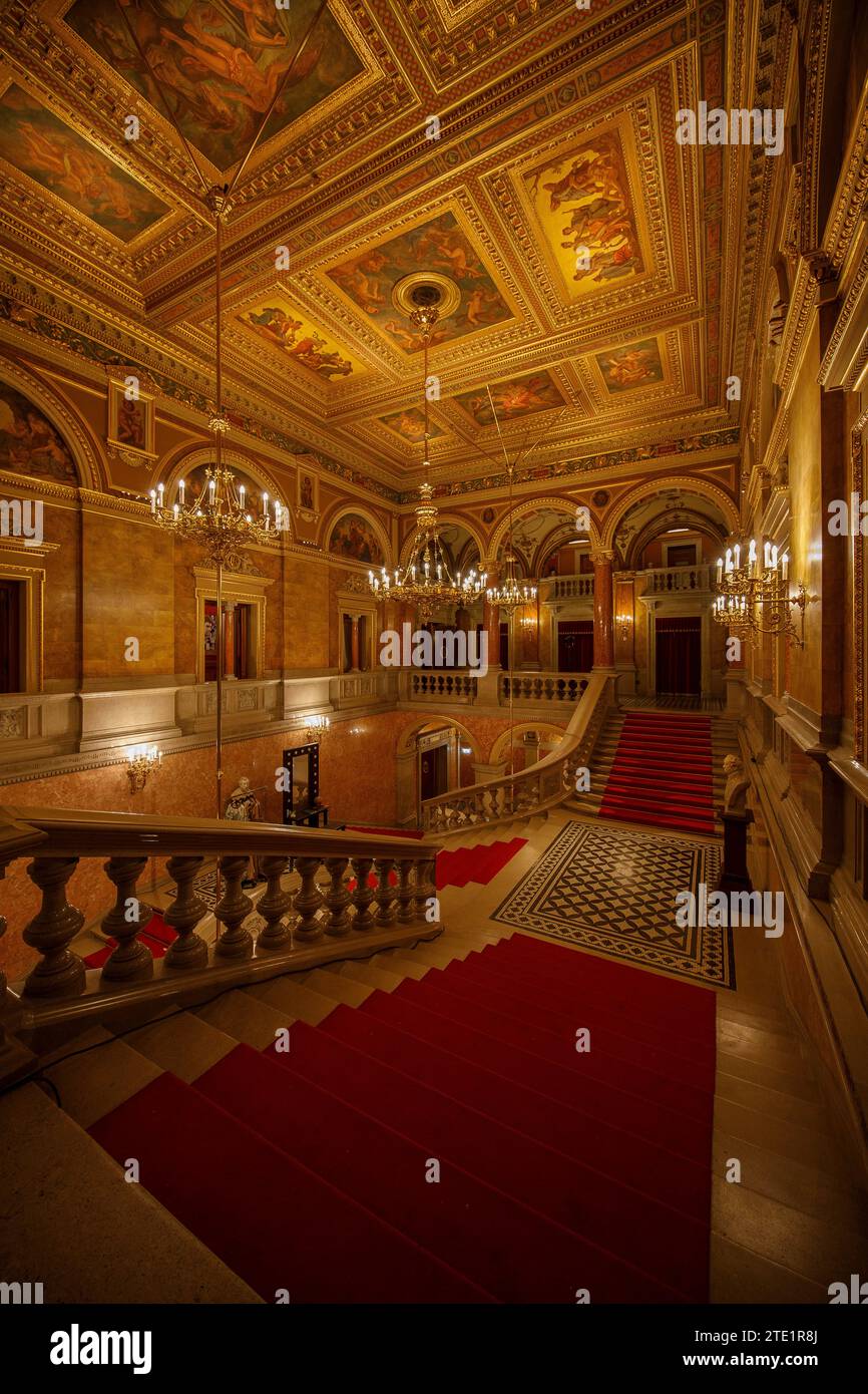Interior of magyar allami operahaz hi-res stock photography and images ...