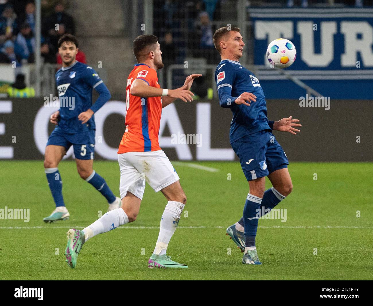 Sinsheim, Deutschland. 19th Dec, 2023. v.li. Emir Karic (SV Darmstadt ...
