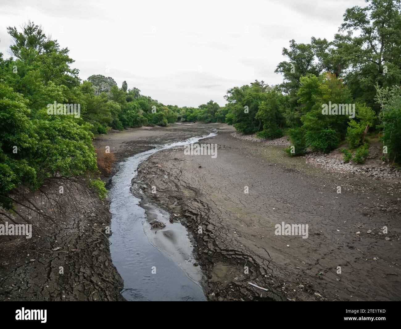 Drought river shallow hi-res stock photography and images - Alamy