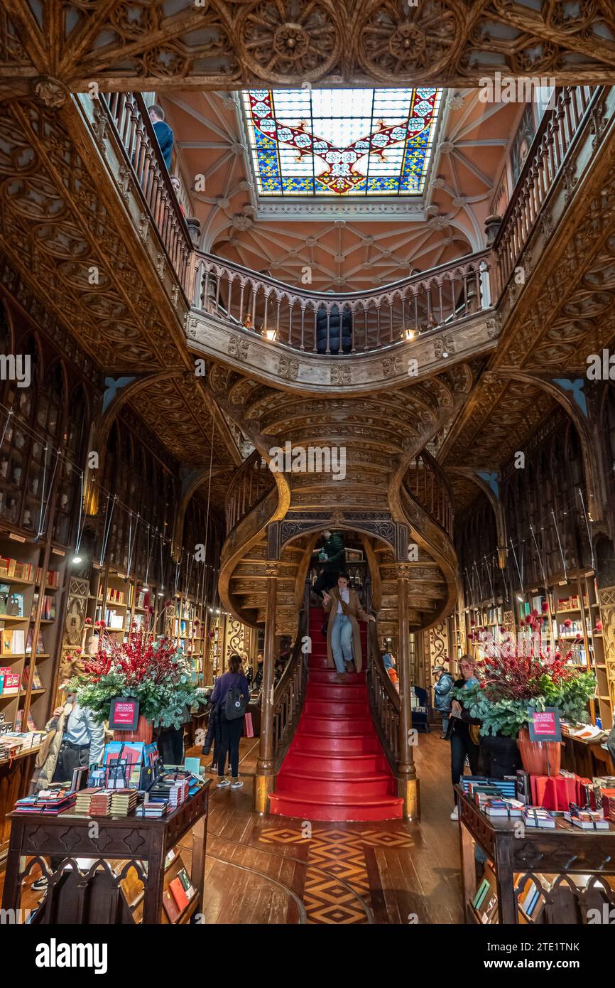 Livraria lello in porto logo hi-res stock photography and images - Alamy