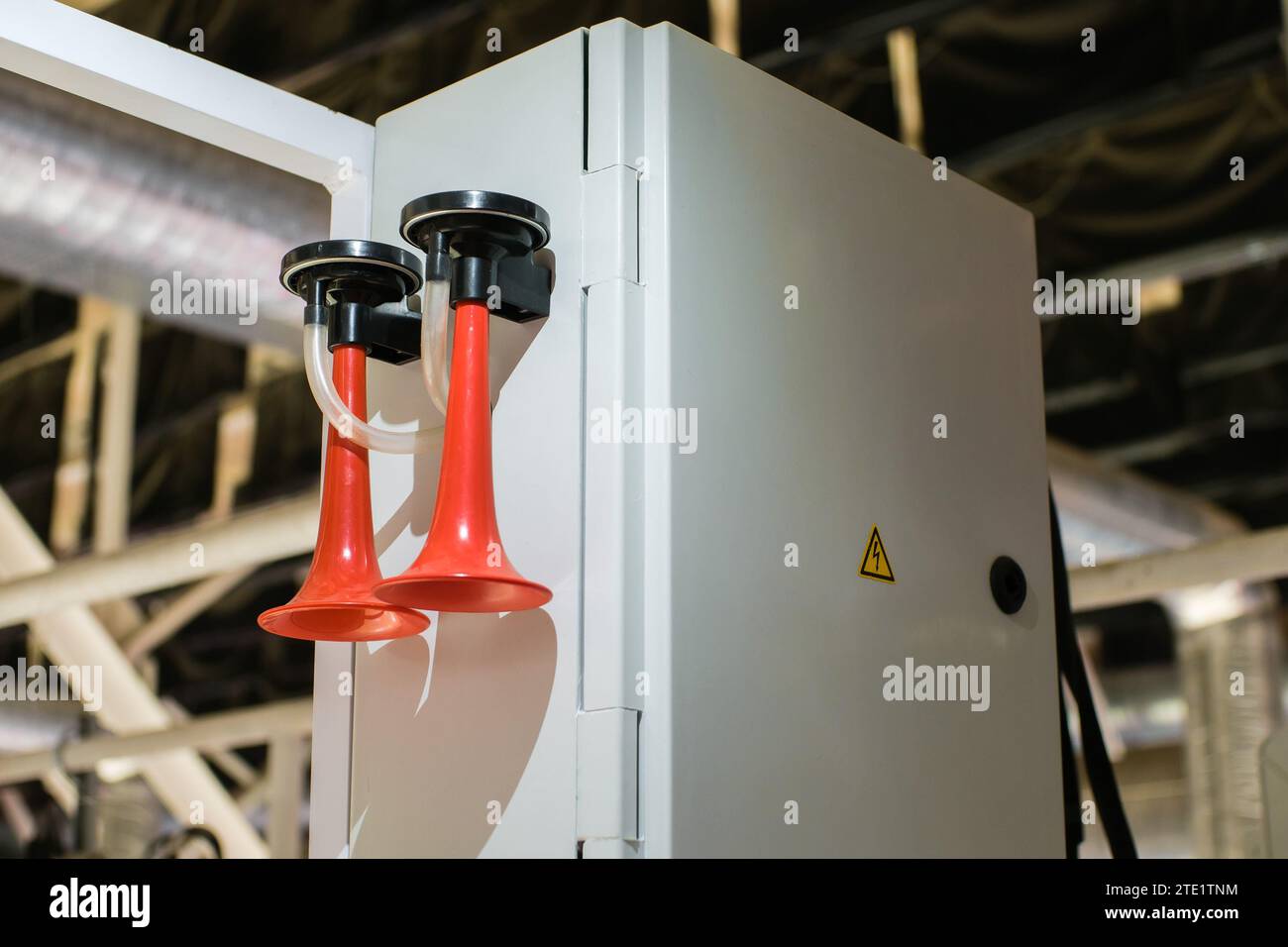 Beep horn hi-res stock photography and images - Alamy