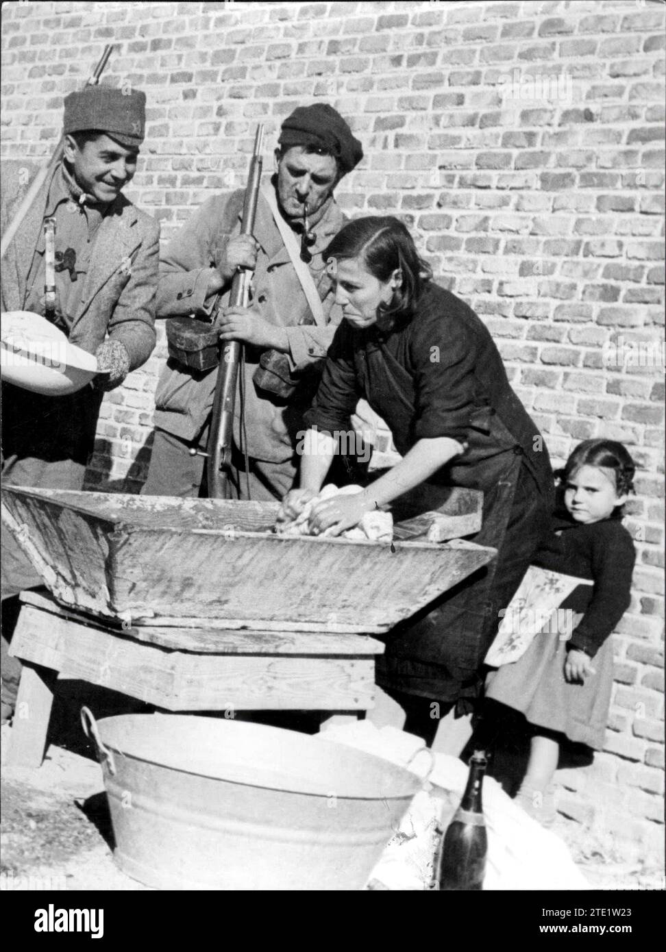 Soldiers clothes hi-res stock photography and images - Alamy