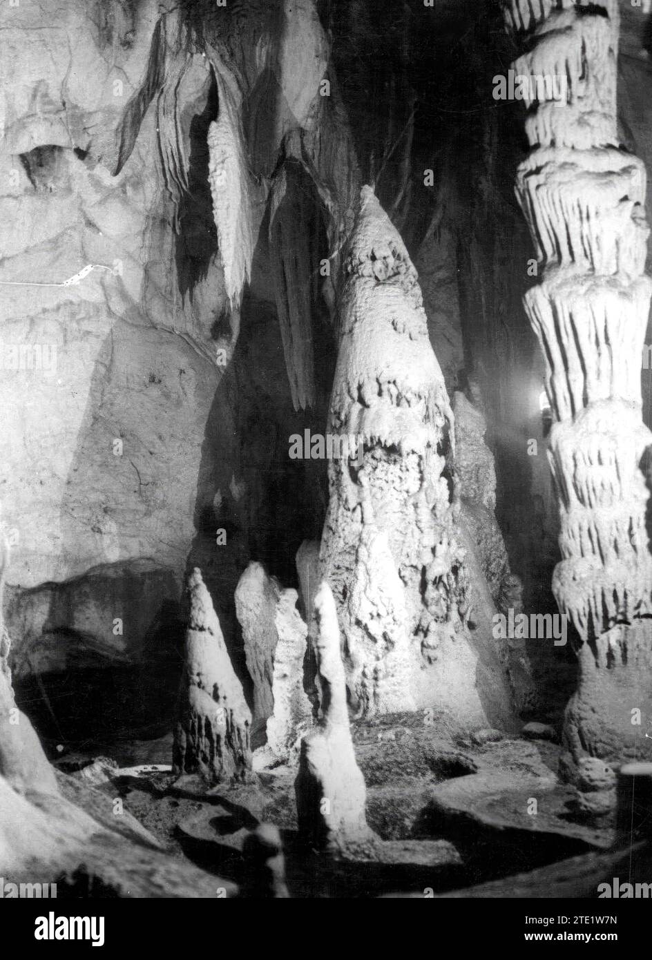 Pileta caves hi-res stock photography and images - Alamy