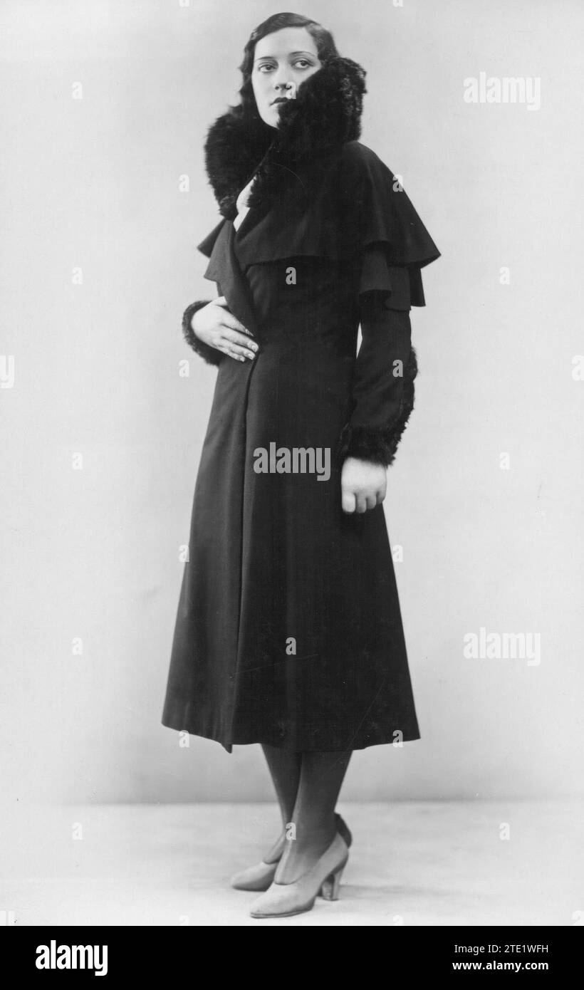 In The Image Sulivan In Black Cloth And Astrakhan From 1930 Lisé Model Credit Album
