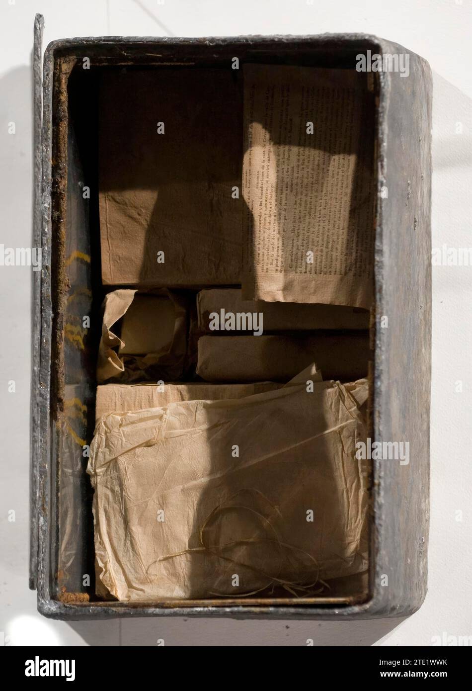 Community time capsule hi-res stock photography and images - Alamy