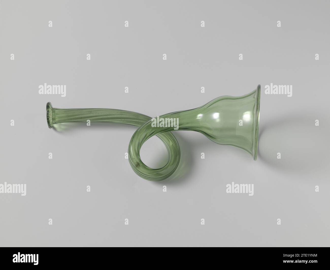 Glass trumpet, anonymous, c. 1700 - c. 1900 Smooth, bent ribbed tube ...