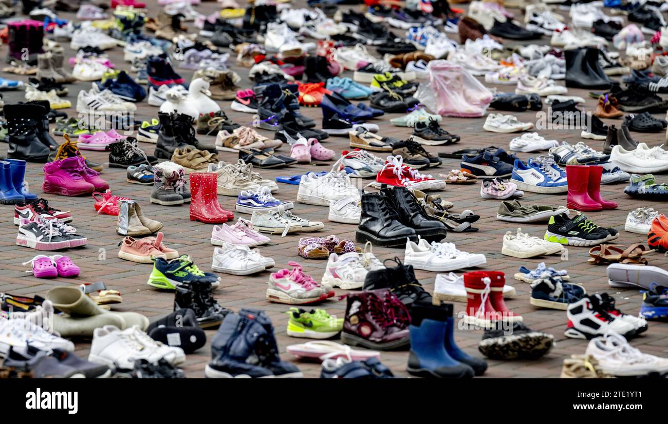 ROTTERDAM - Eight thousand pairs of shoes are displayed on De ...