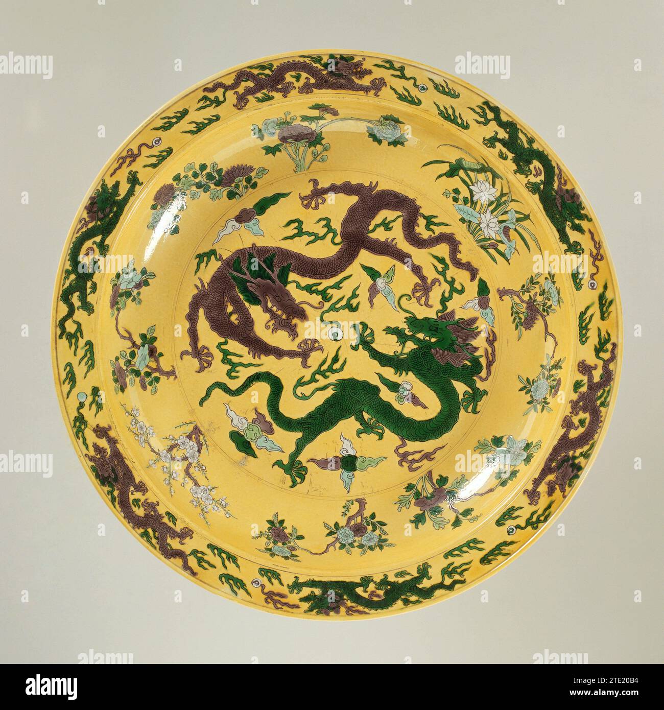 Dish with pearl chasing dragons on a yellow ground, anonymous, c. 1850 ...