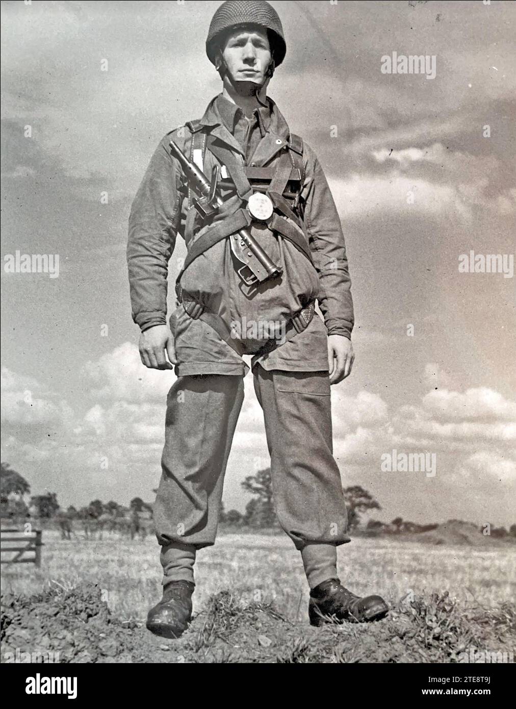 British ww2 paratrooper hi-res stock photography and images - Alamy