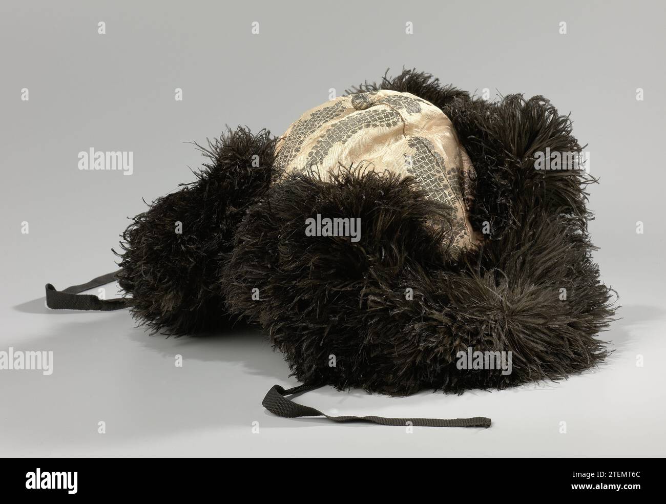 Coarse silk strap hat hi-res stock photography and images - Alamy