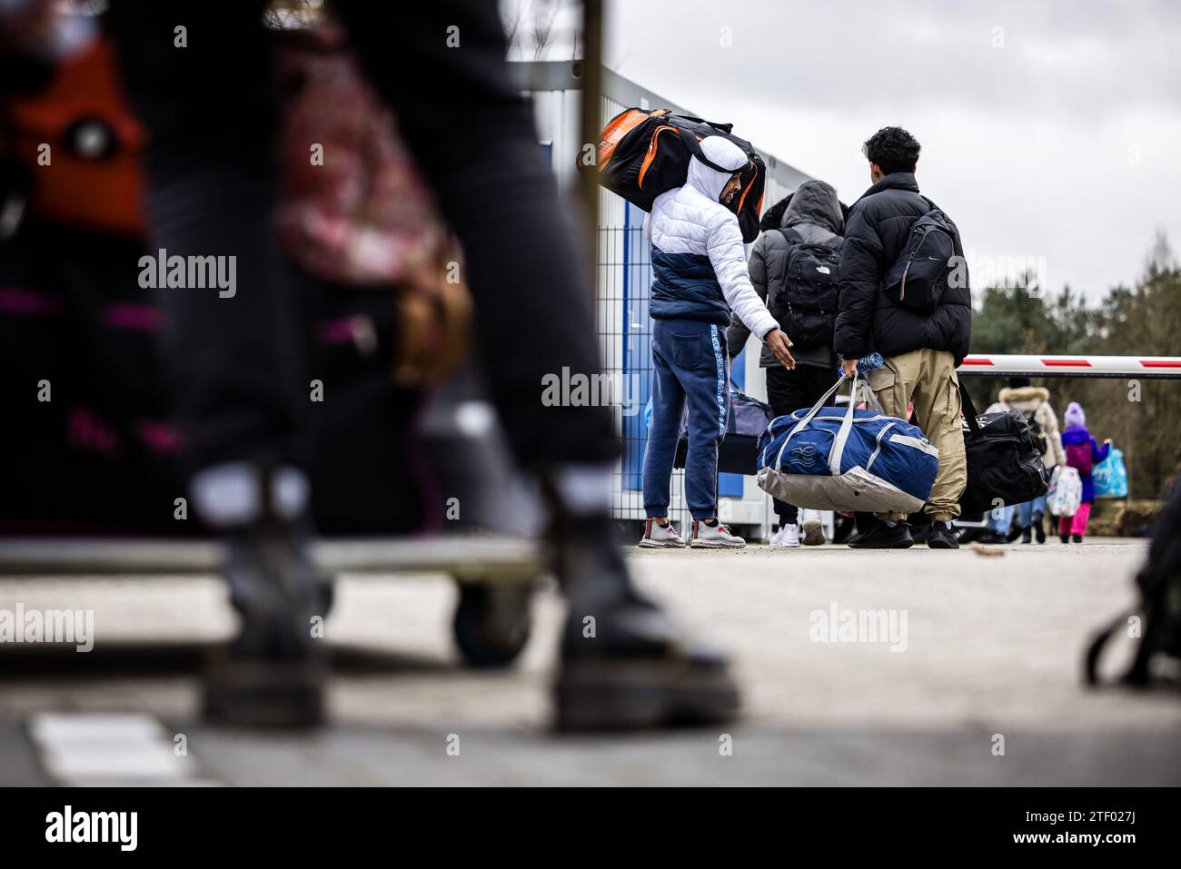UDEN - The first asylum seekers arrive at the Van der Valk hotel. The ...