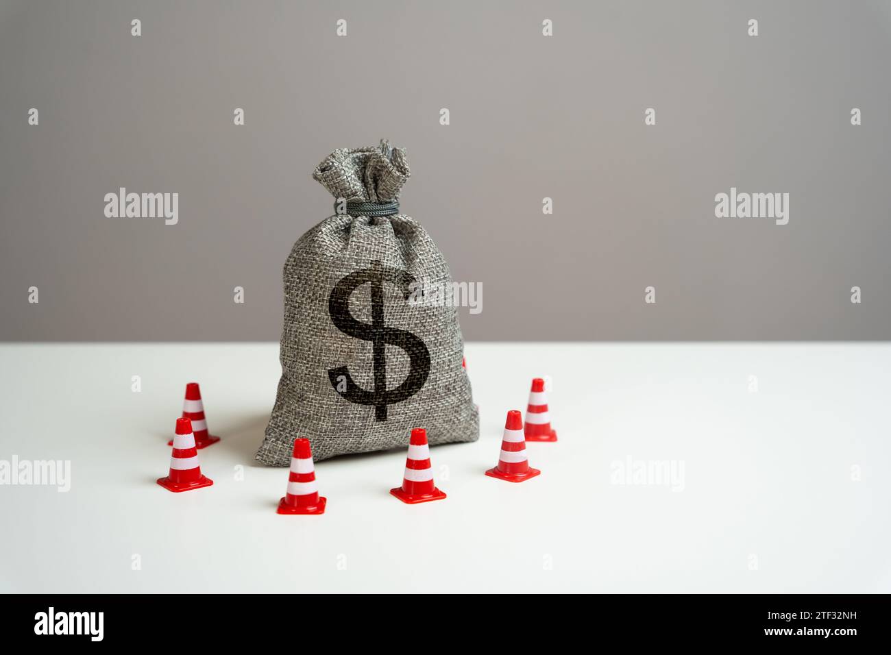 Blocked funds hi-res stock photography and images - Alamy