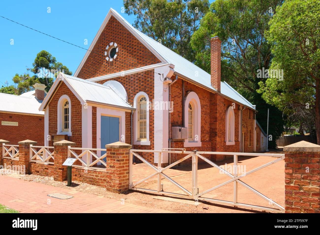 Guildford mechanics hall hi-res stock photography and images - Alamy Guildford mechanics hall hi-res stock photography and images - Alamy