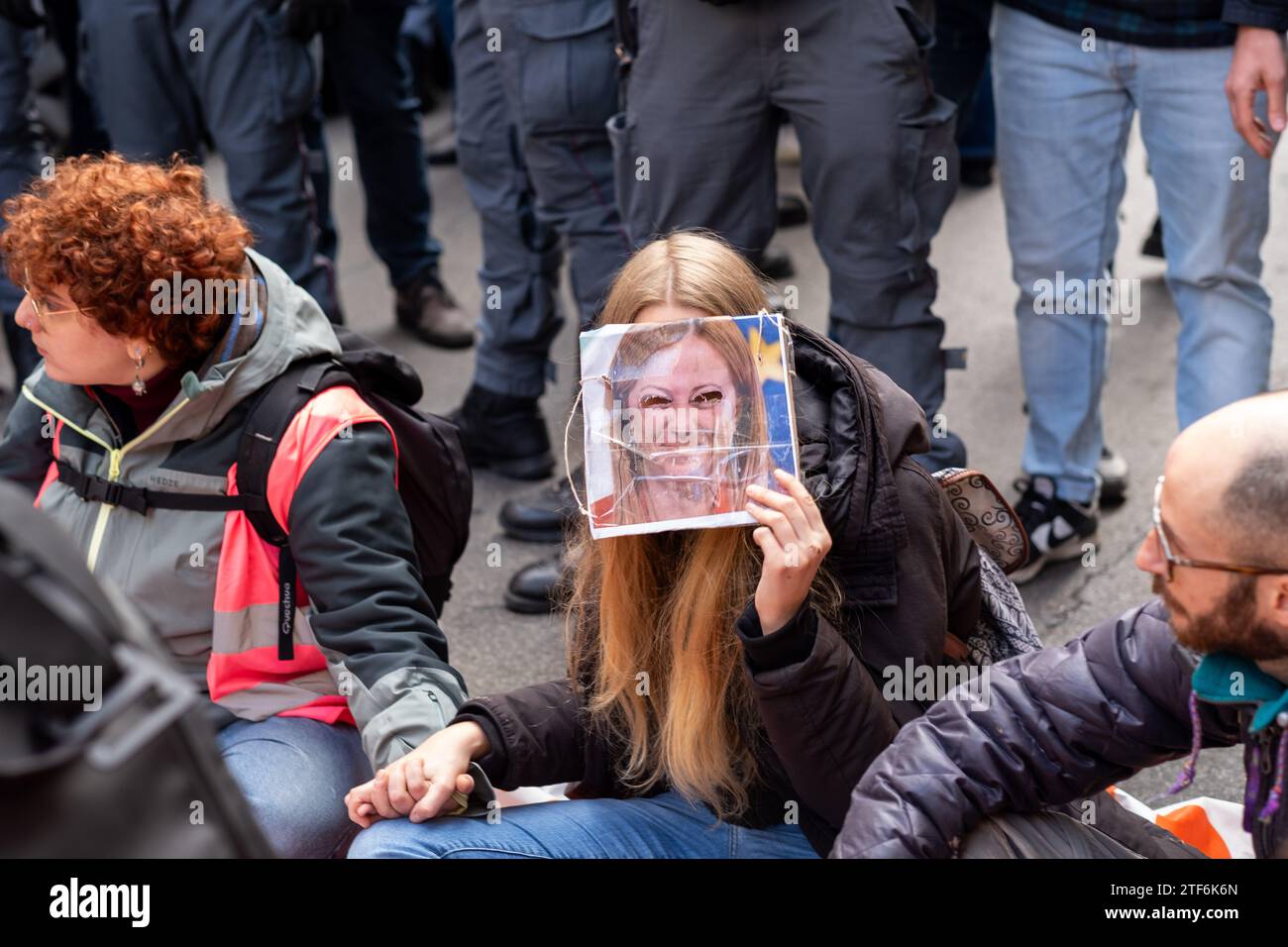 Giorgia meloni mask hi-res stock photography and images - Alamy