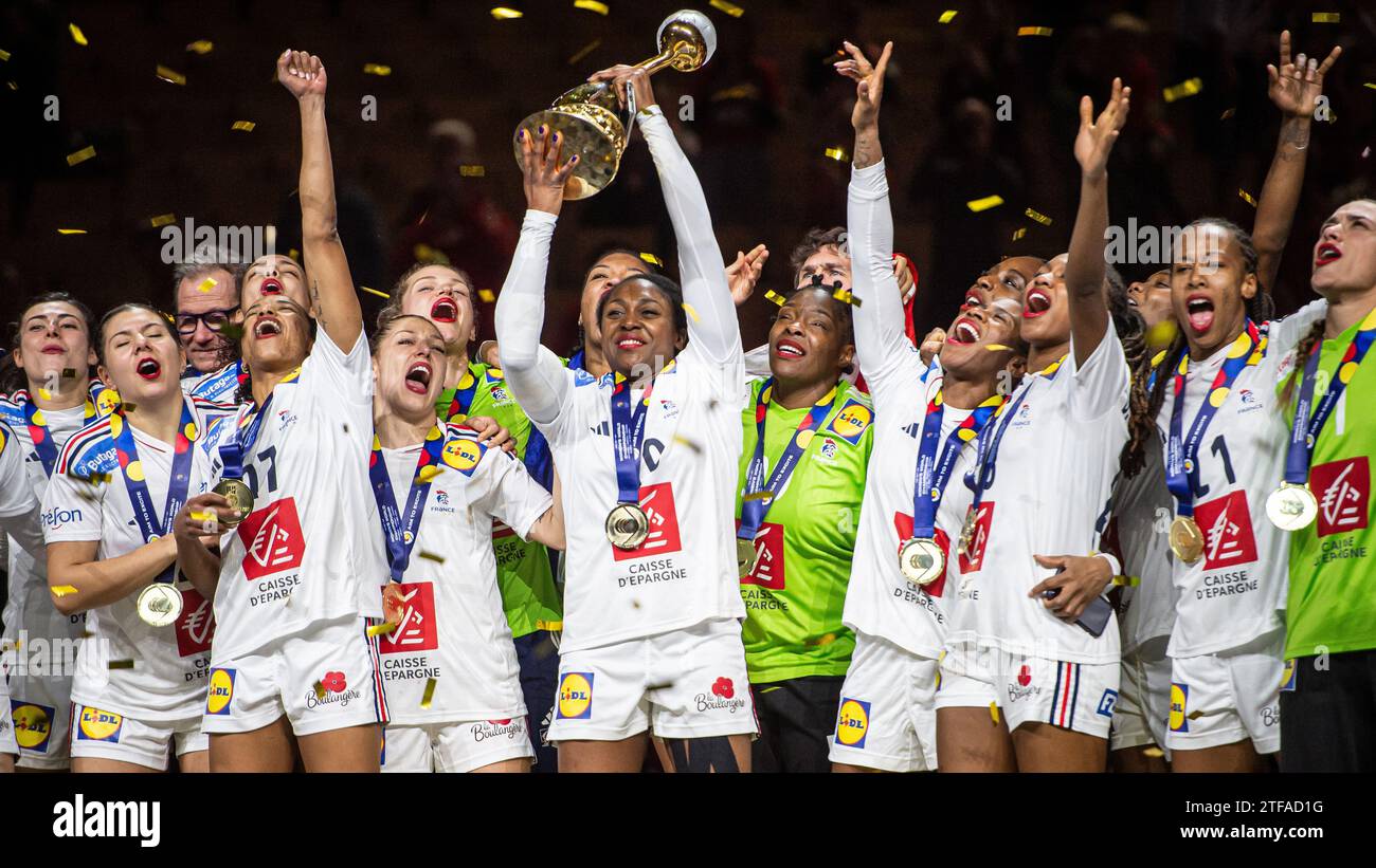 Herning, Denmark. 17th, December 2023. World champion Grace Zaadi (10 ...