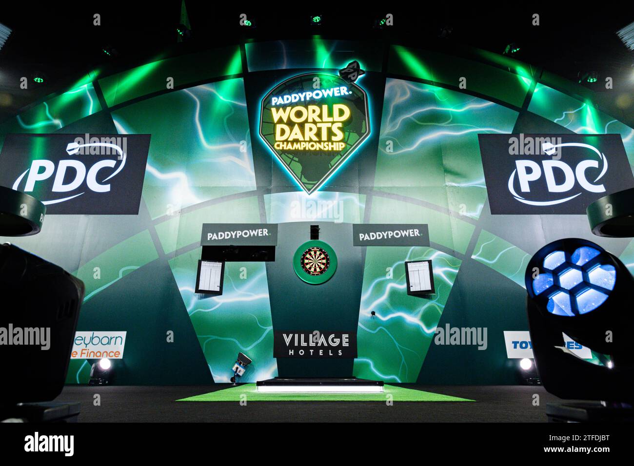 Alexandra Palace, London, UK. 20th Dec, 2023. 2023/24 PDC Paddy Power World Darts Championships ...