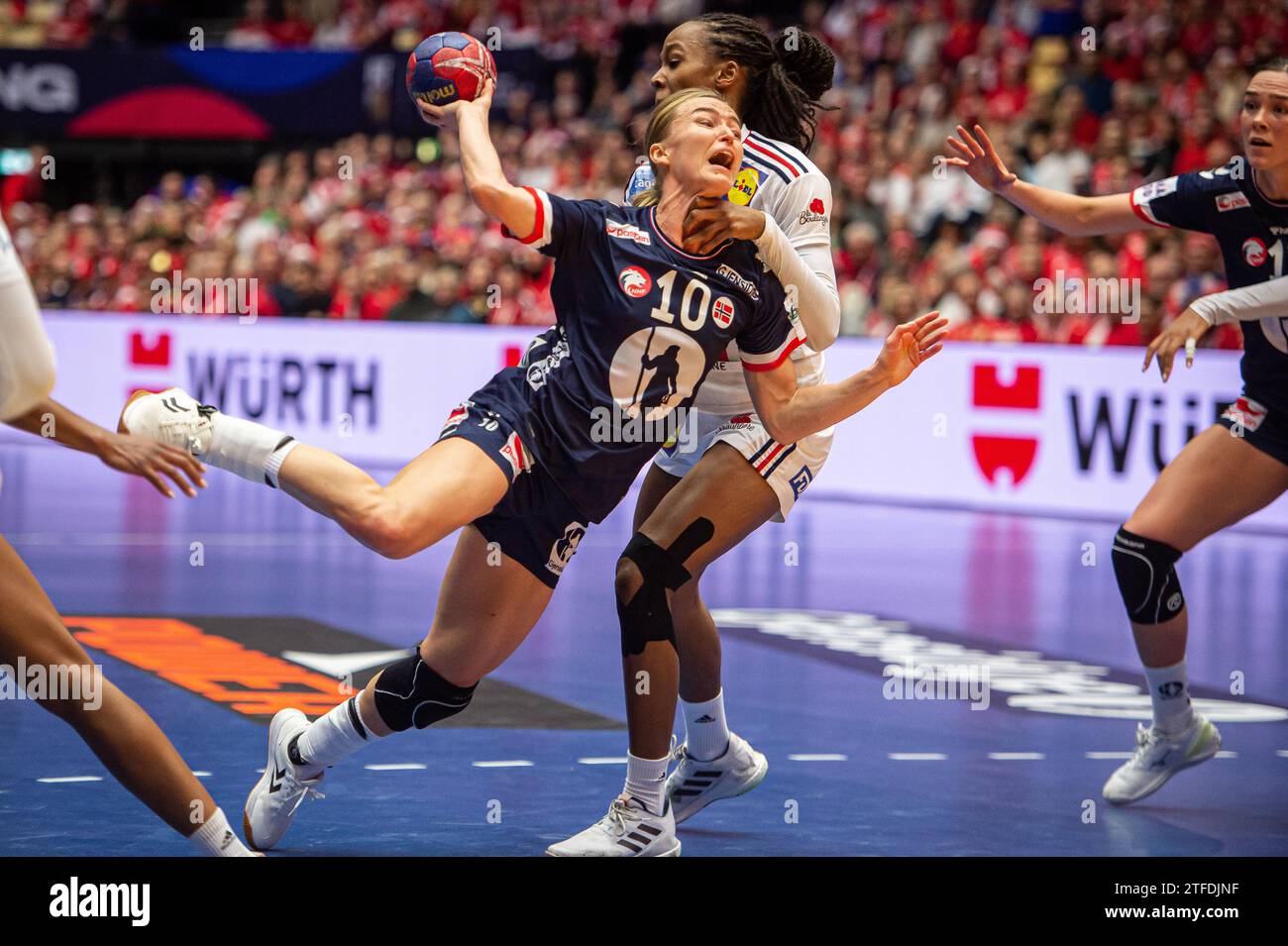 Herning, Denmark. 17th, December 2023. Stine Bredal Oftedal (10) of ...