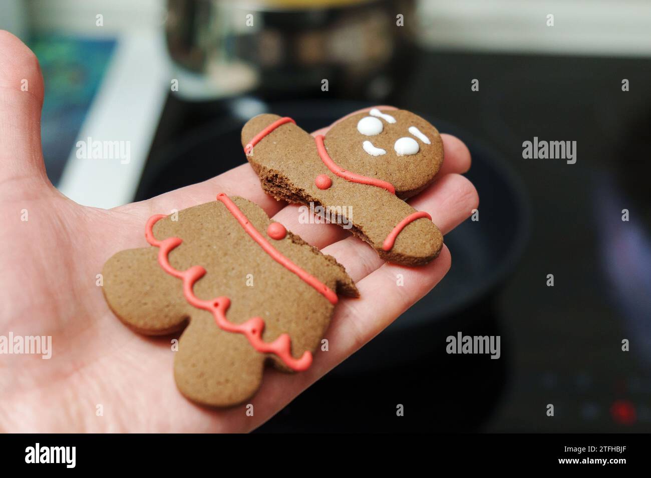 Gingerbread man broken hi-res stock photography and images - Alamy