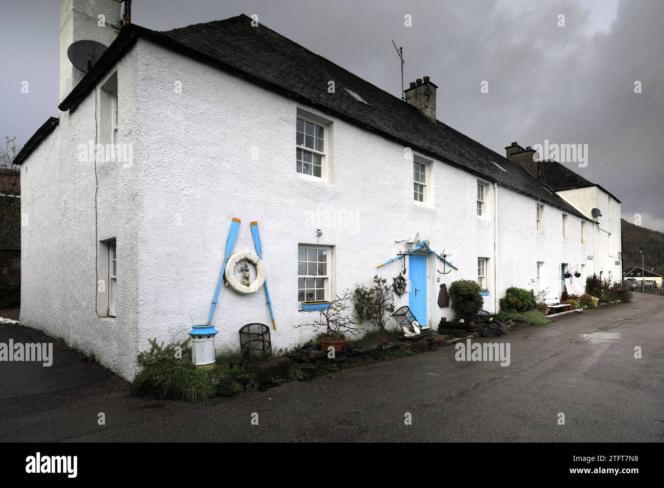 Cottages on the side of Loch Fyne, Inverary town, Argyll and Bute ...
