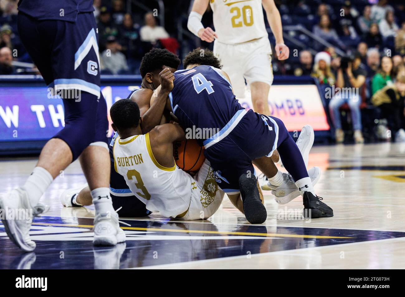 South Bend, Indiana, USA. 19th Dec, 2023. Notre Dame guard Markus ...