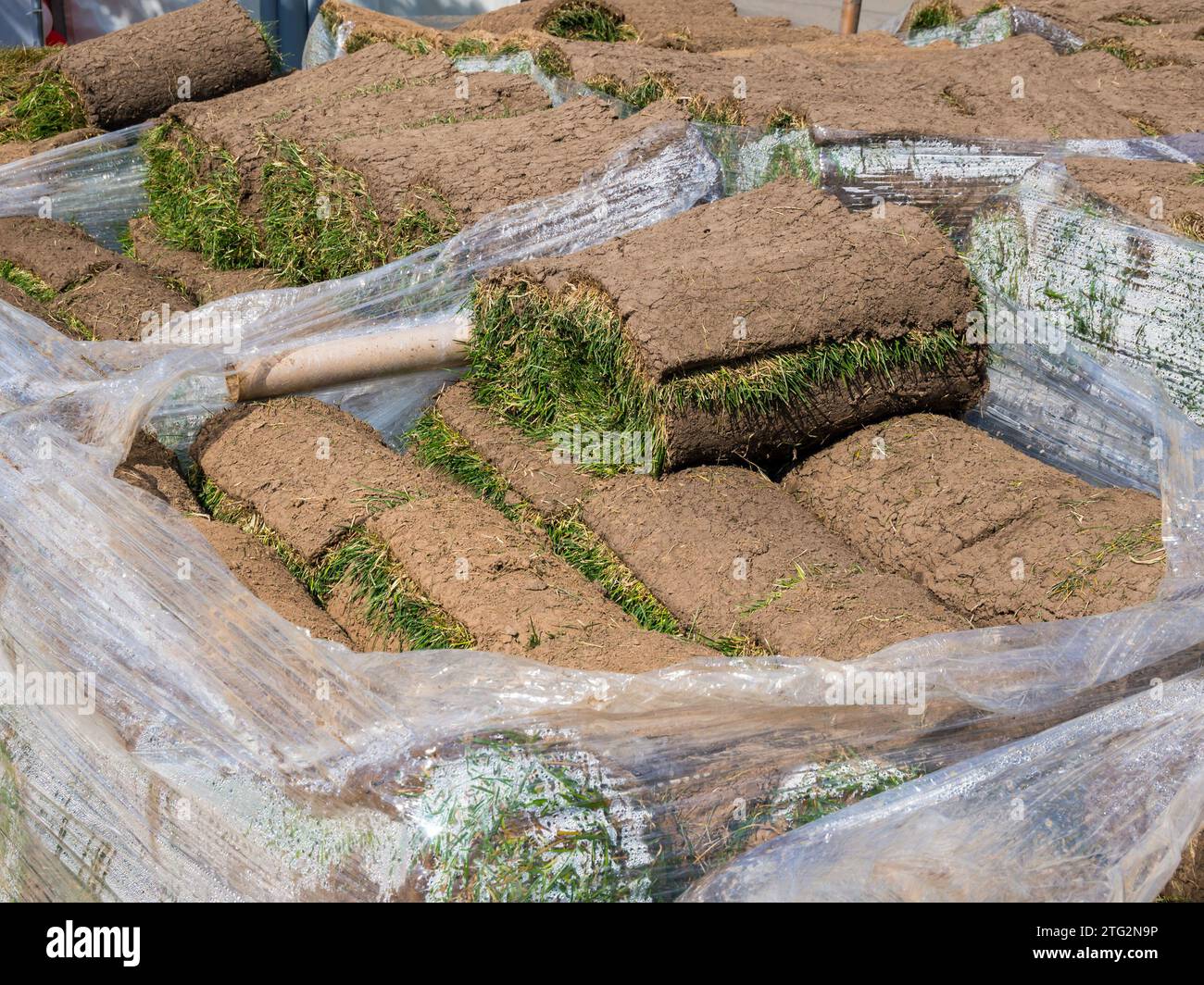 Grass rolls hi-res stock photography and images - Alamy