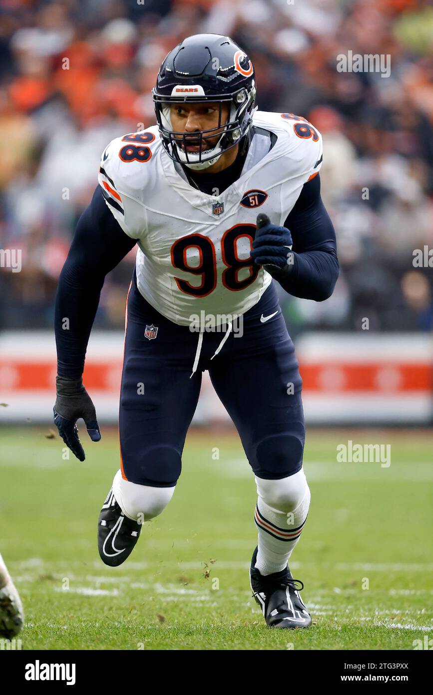 Chicago Bears defensive lineman Montez Sweat (98) runs off of the line ...