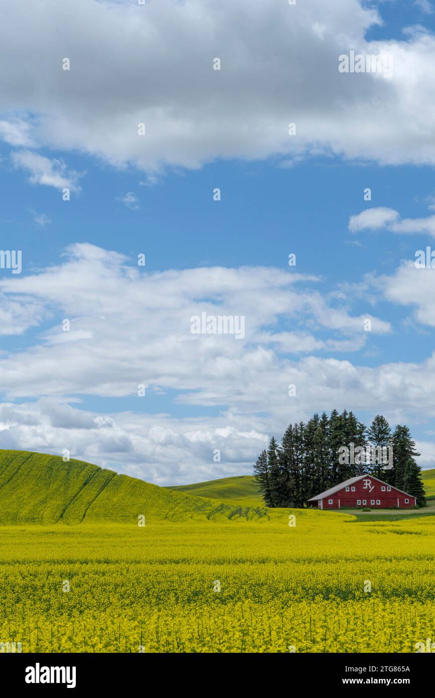 Red barn palouse washington hi-res stock photography and images - Alamy
