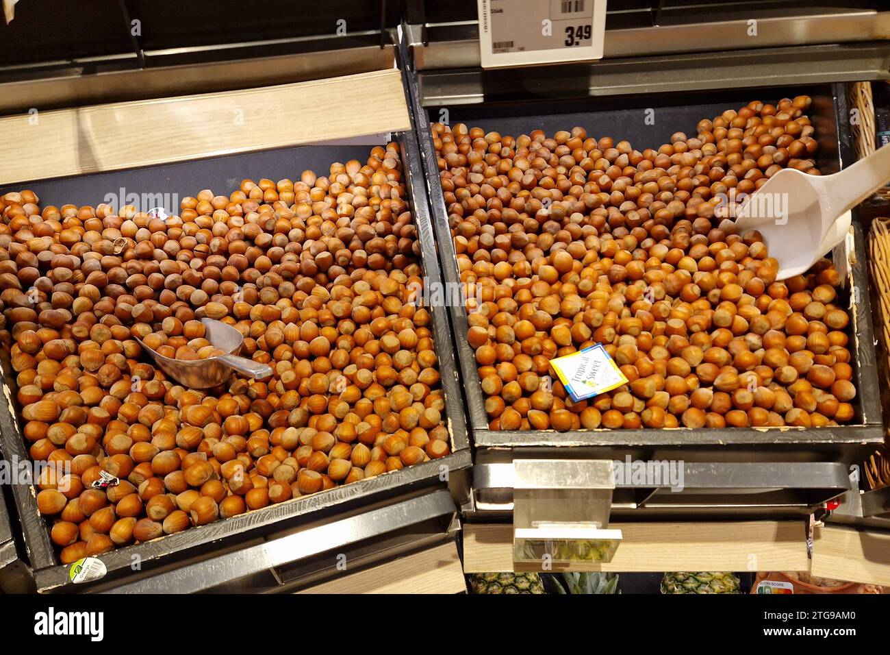 Altenkirchen Themenfoto: Konsum, Versorgung, Nahrungsmittel, Supermarkt ...