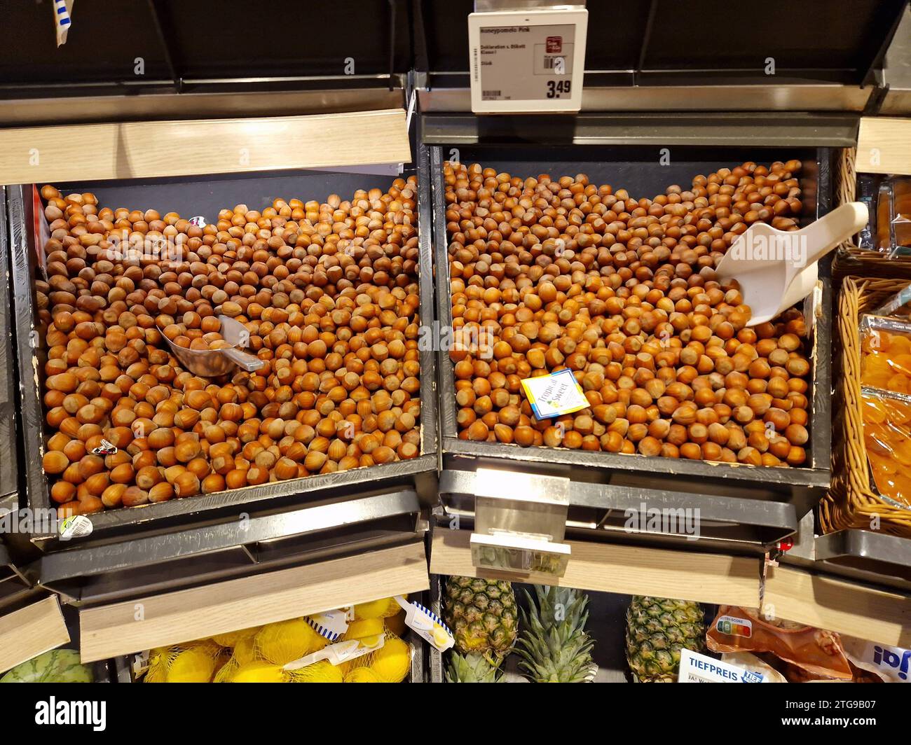 Altenkirchen Themenfoto: Konsum, Versorgung, Nahrungsmittel, Supermarkt ...