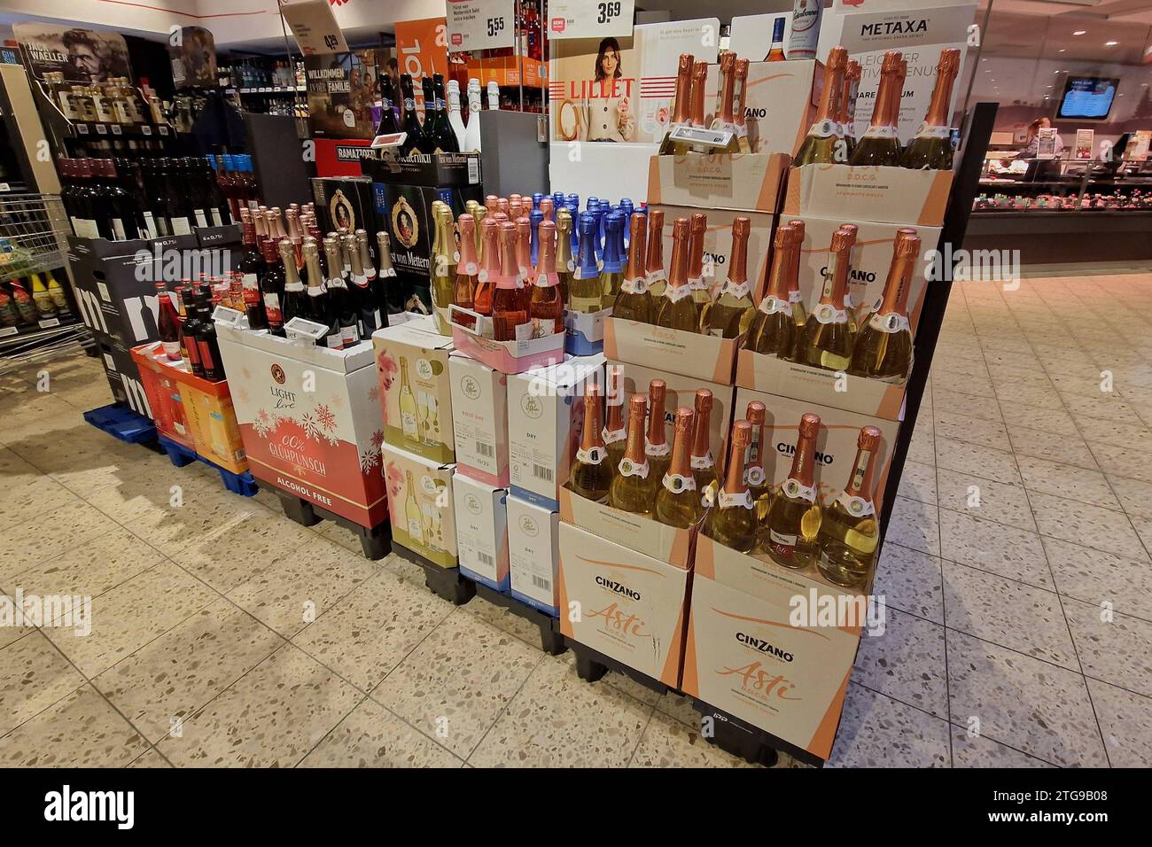 Schaumewein hi-res stock photography and images - Alamy