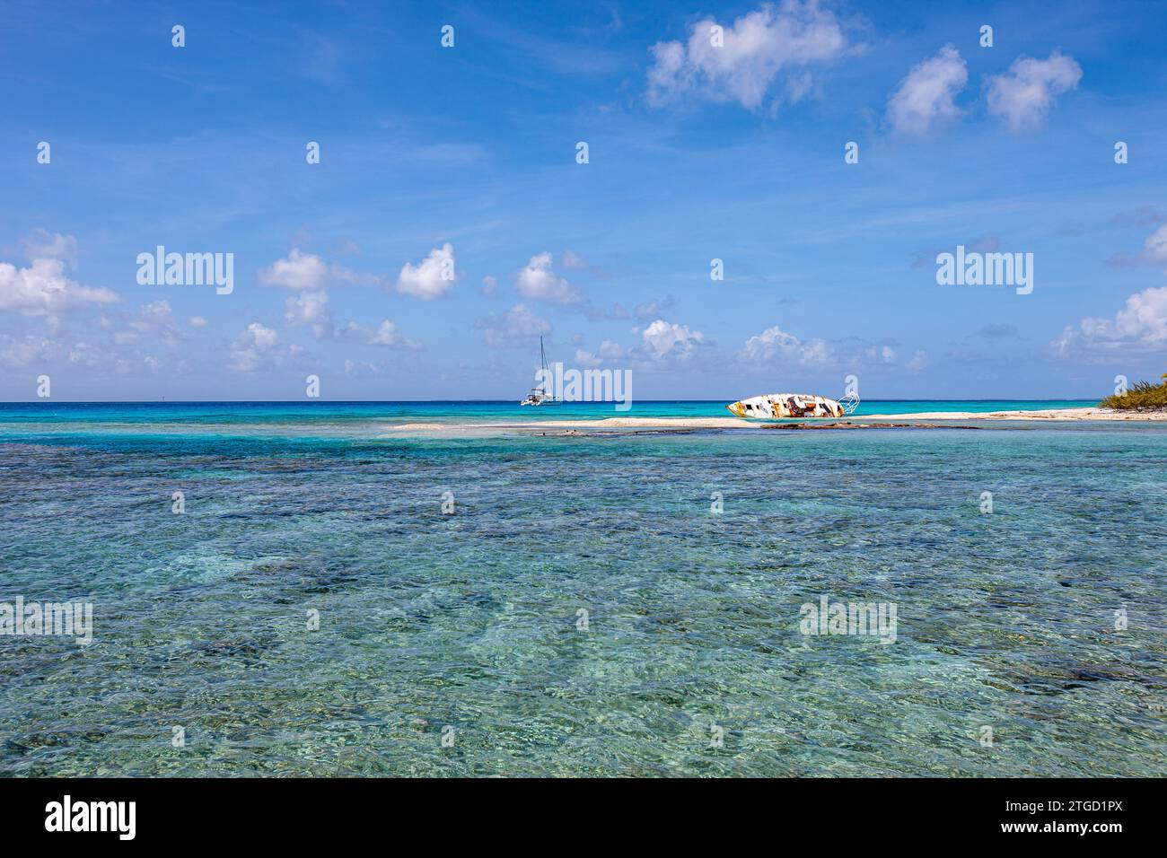 French Polynesia, Tuamotu, Fakarava, View of the atoll Stock Photo - Alamy