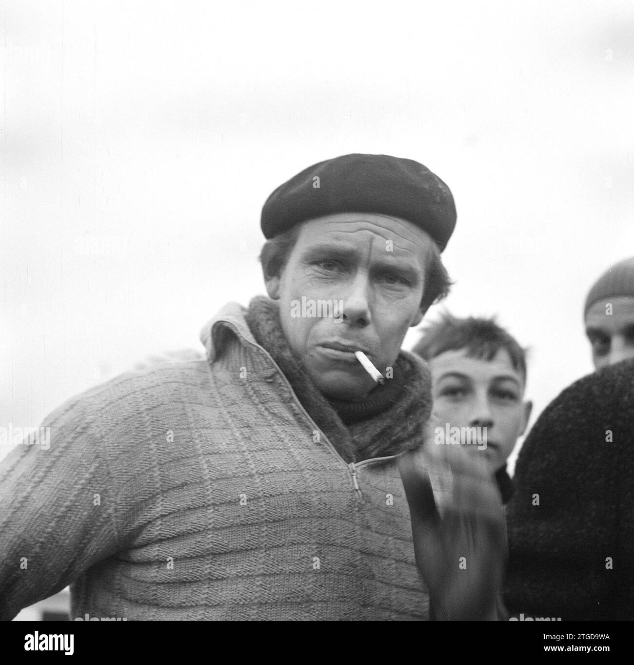 Man wearing a beret hi-res stock photography and images - Alamy