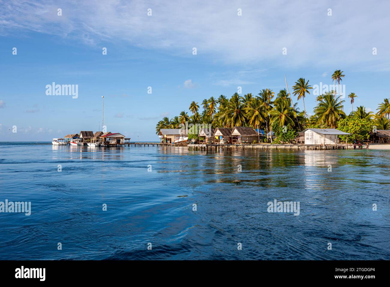 French Polynesia, Tuamotu, Fakarava, View of the atoll Stock Photo - Alamy