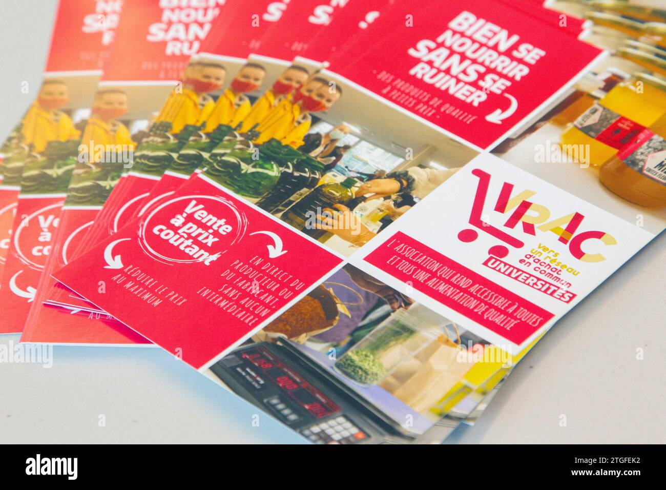 Leaflets explaining how the VRAC association works, students pick up ...