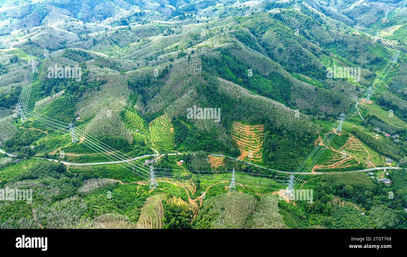 (231220) -- PHATTHALUNG, Dec. 20, 2023 (Xinhua) -- This aerial photo taken on Dec. 19, 2023 ...